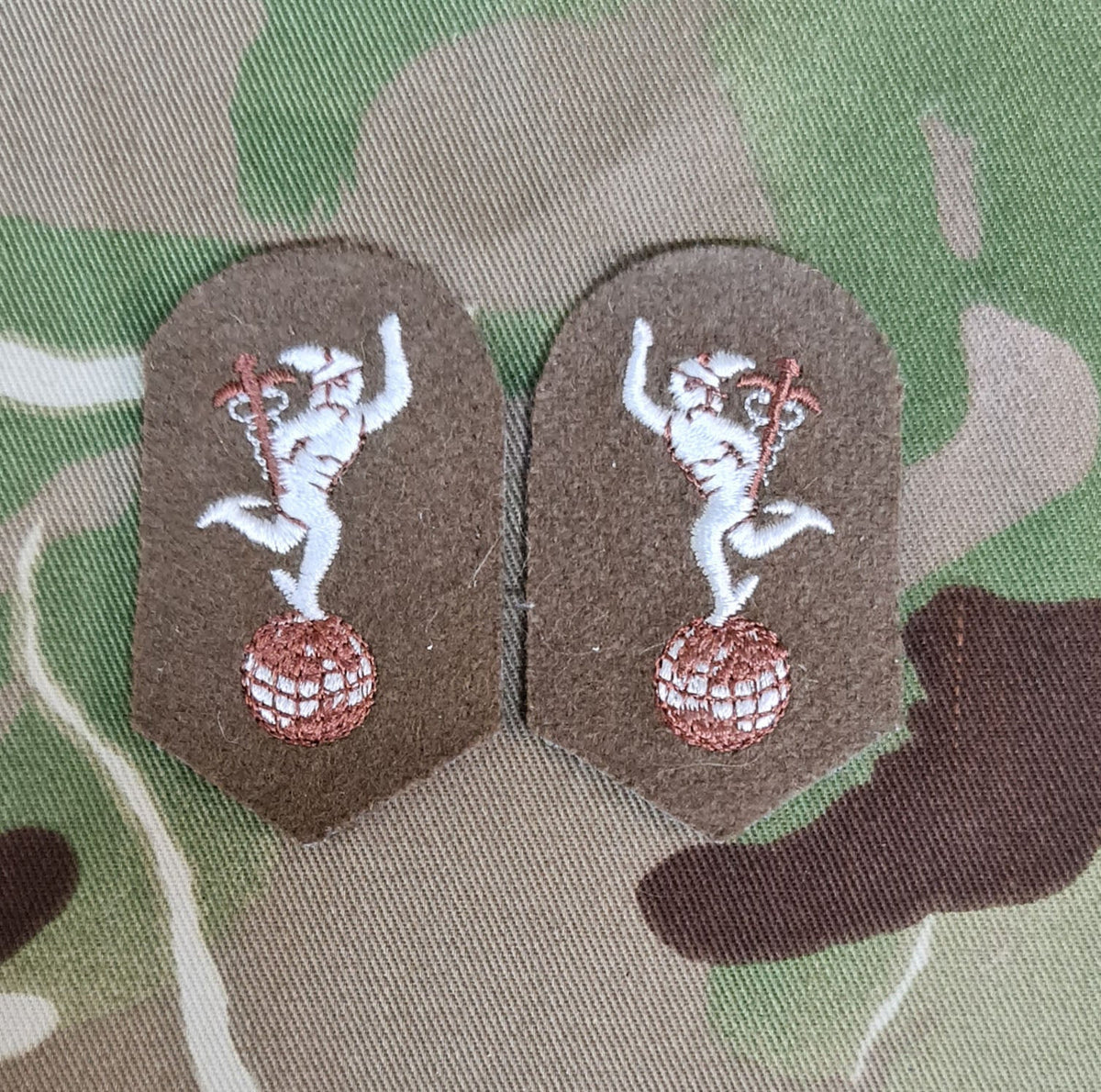 Royal Signals No2 SNCO Jimmy / Mercury Badges – Badge Workshop