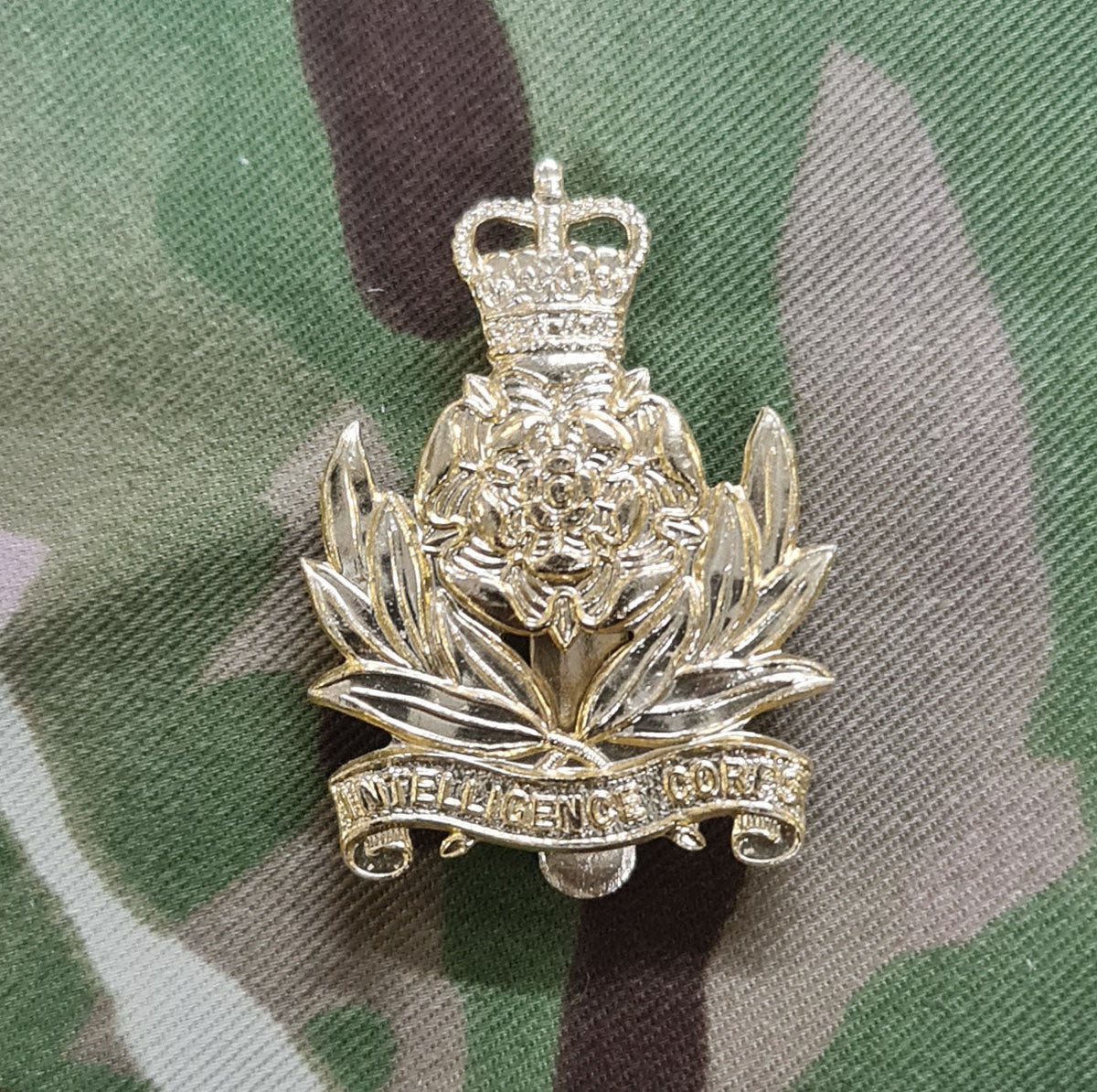 Intelligence Corps Cap Badge OR EIIR – Badge Workshop