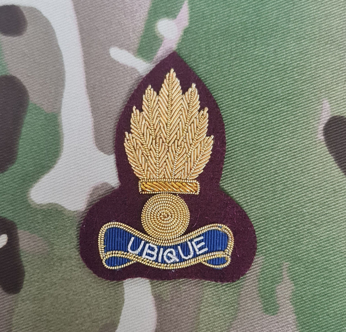 Royal Engineer RE Bullion Officer Cap Badge (Maroon) – Badge Workshop