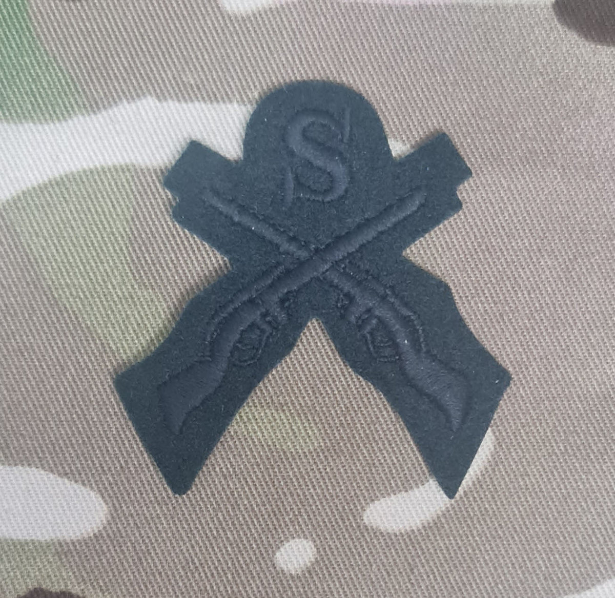 NO2 Dress Sniper Qualification Badge (Rifles / RGR Black on rifle gree ...