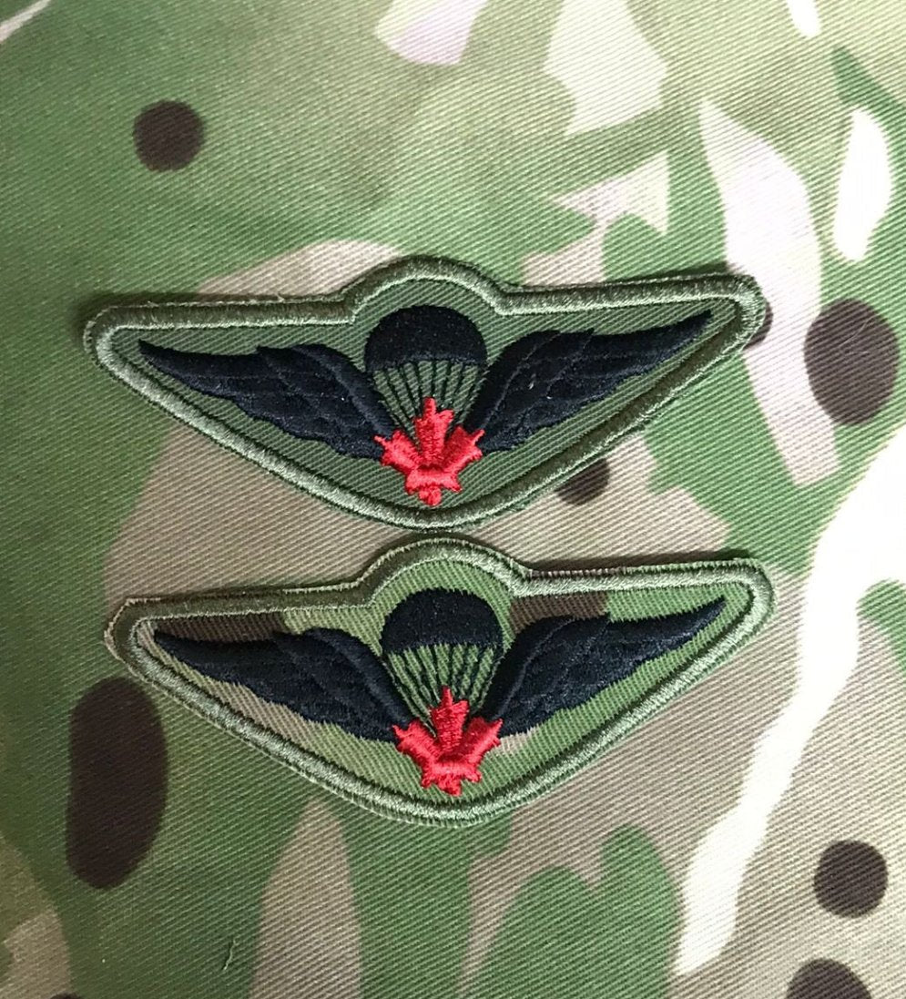 Canadian / Canada Airborne Parachutist Qualification Wings - Red Maple ...